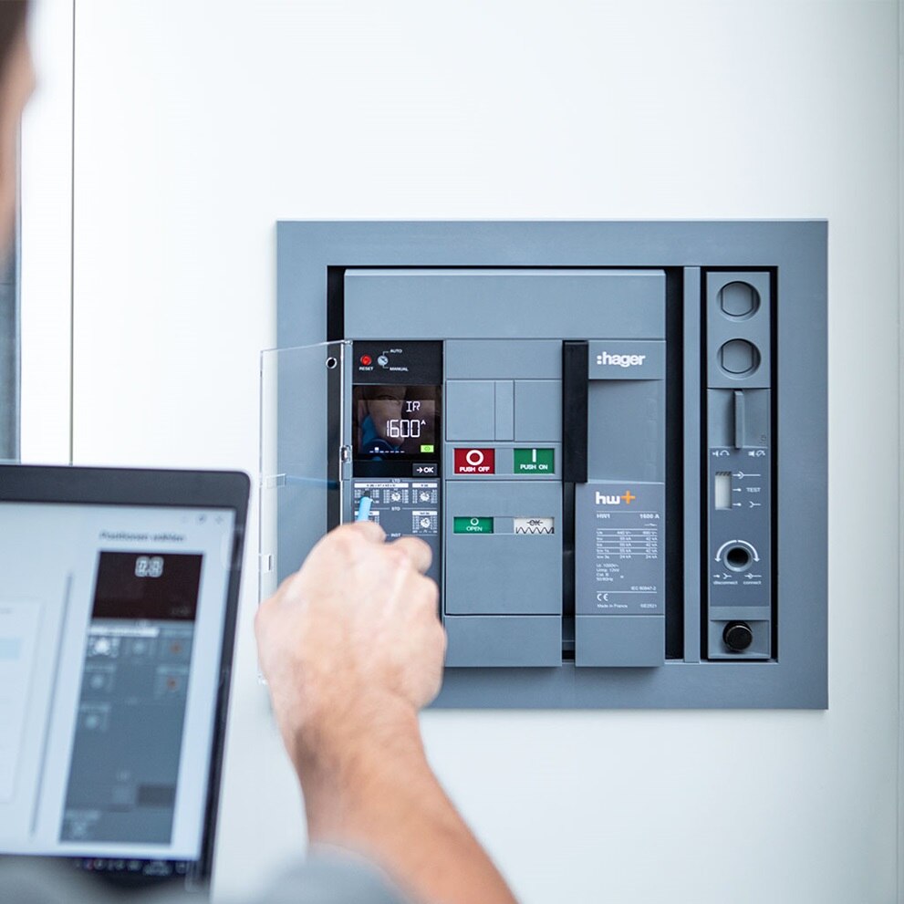 Leistungsschalter mit Hager Power setup in Betrieb nehmen