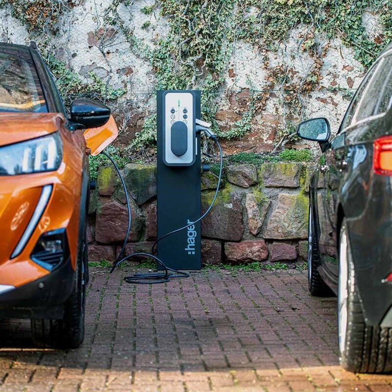 Le business des bornes de charge | Hager