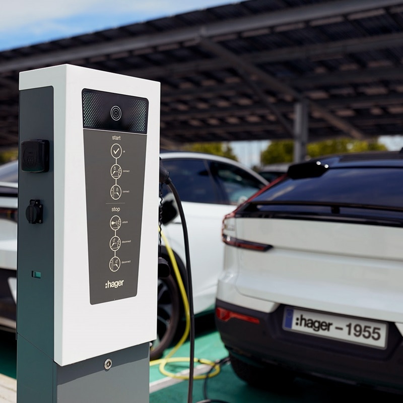 Le business des bornes de charge | Hager