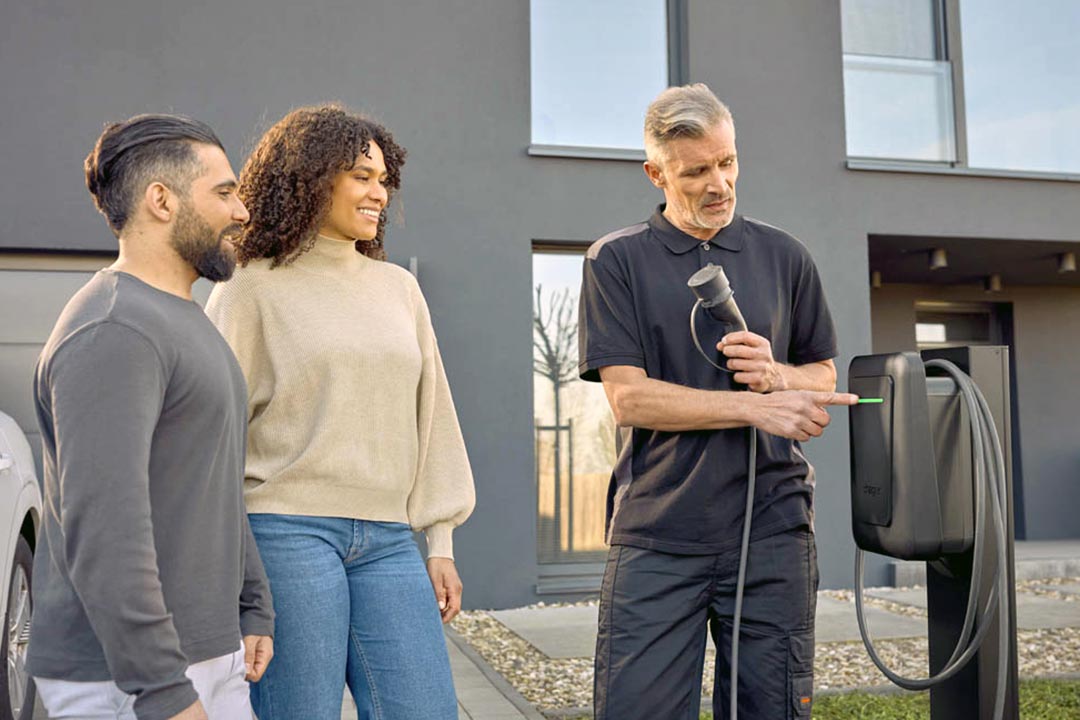 witty plus - La borne photovoltaïque communicante | Hager